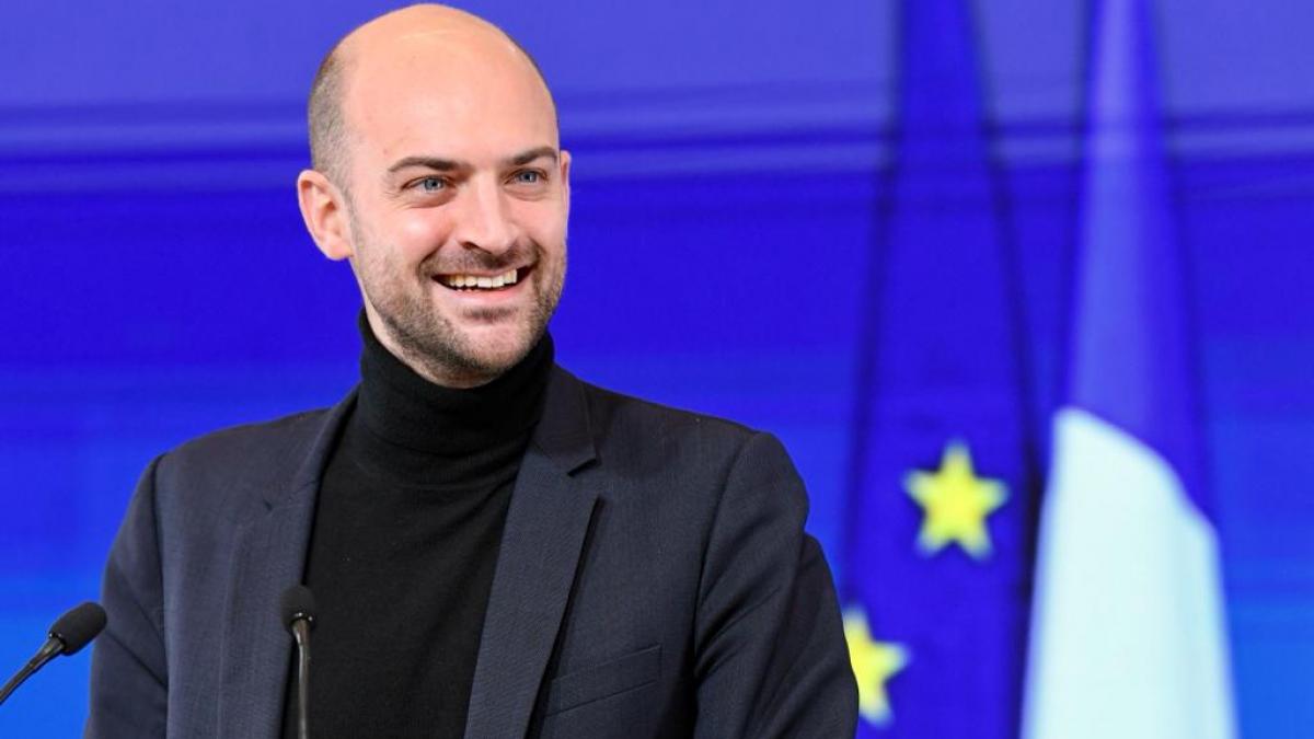 Jean-Noël Barrot : "Nous sommes pilonnés par la propagande russe ...